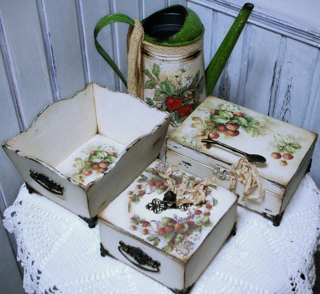 Decoupage is an amazing decoration technique - Elena Sunshine Magazine® Decoupage is an amazing decoration technique - Elena Sunshine Magazine®