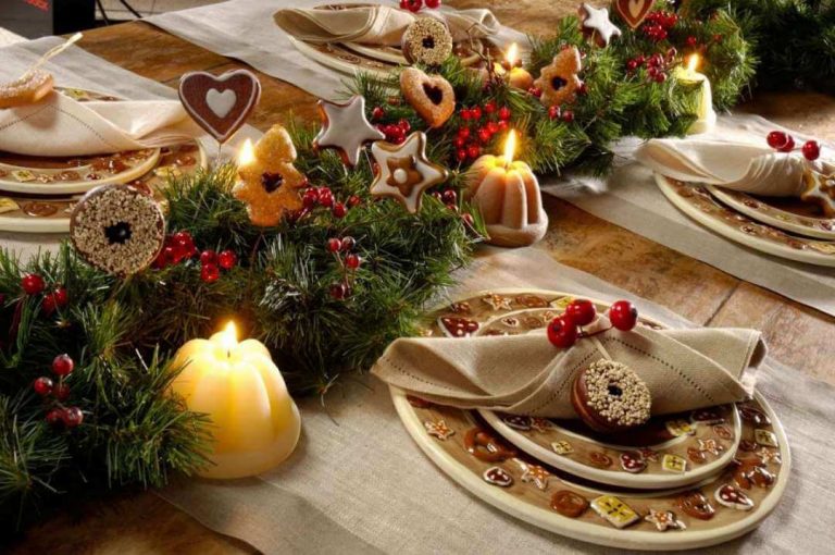 Interesting ideas for decorating a festive table for Christmas - Elena ...